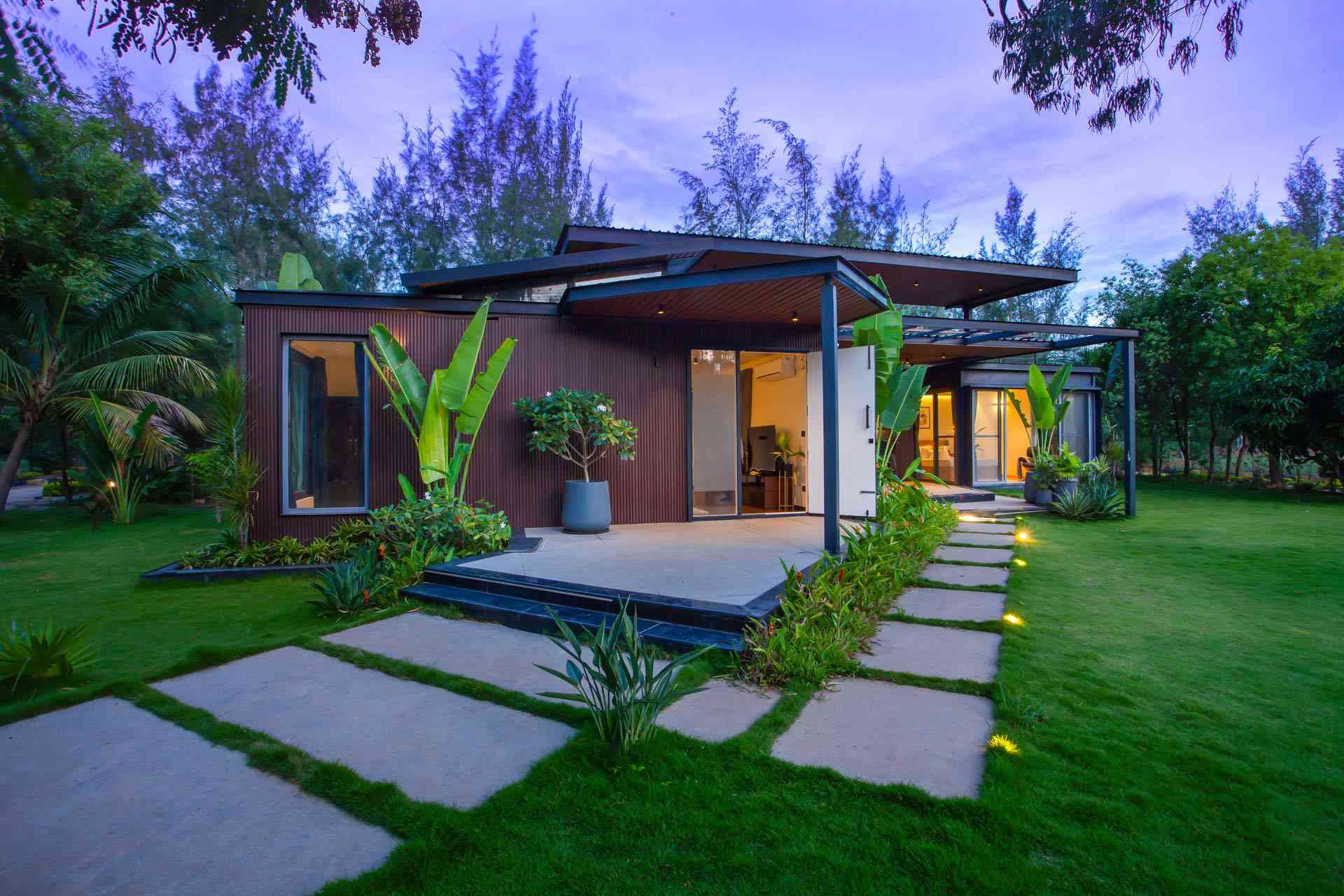 Book Your Luxurious Stay @ Cargo Haus In Bangalore from StayVista