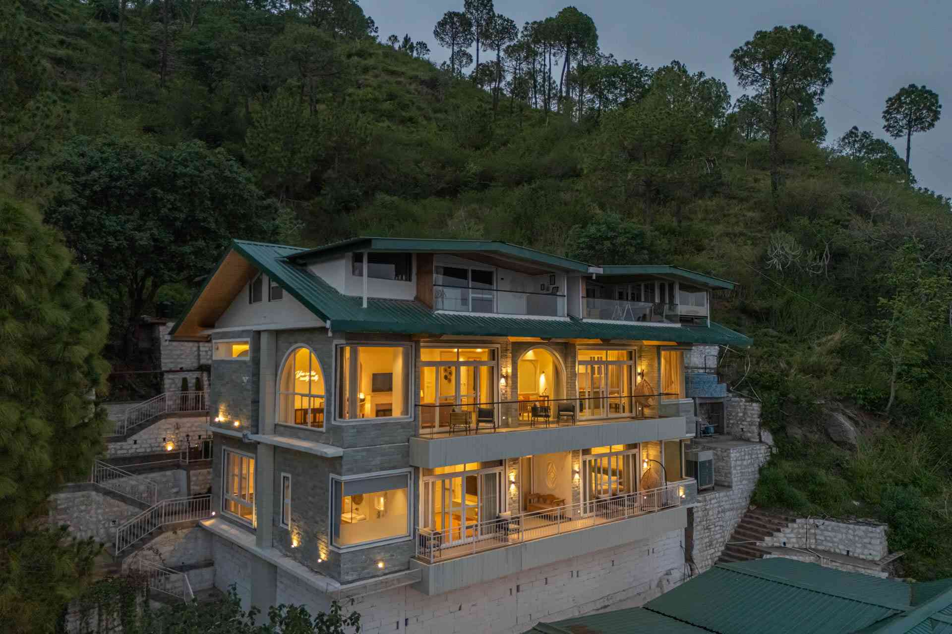Book Your Luxurious Stay @ Chapter 7 @ The Ever House In Kasauli ...