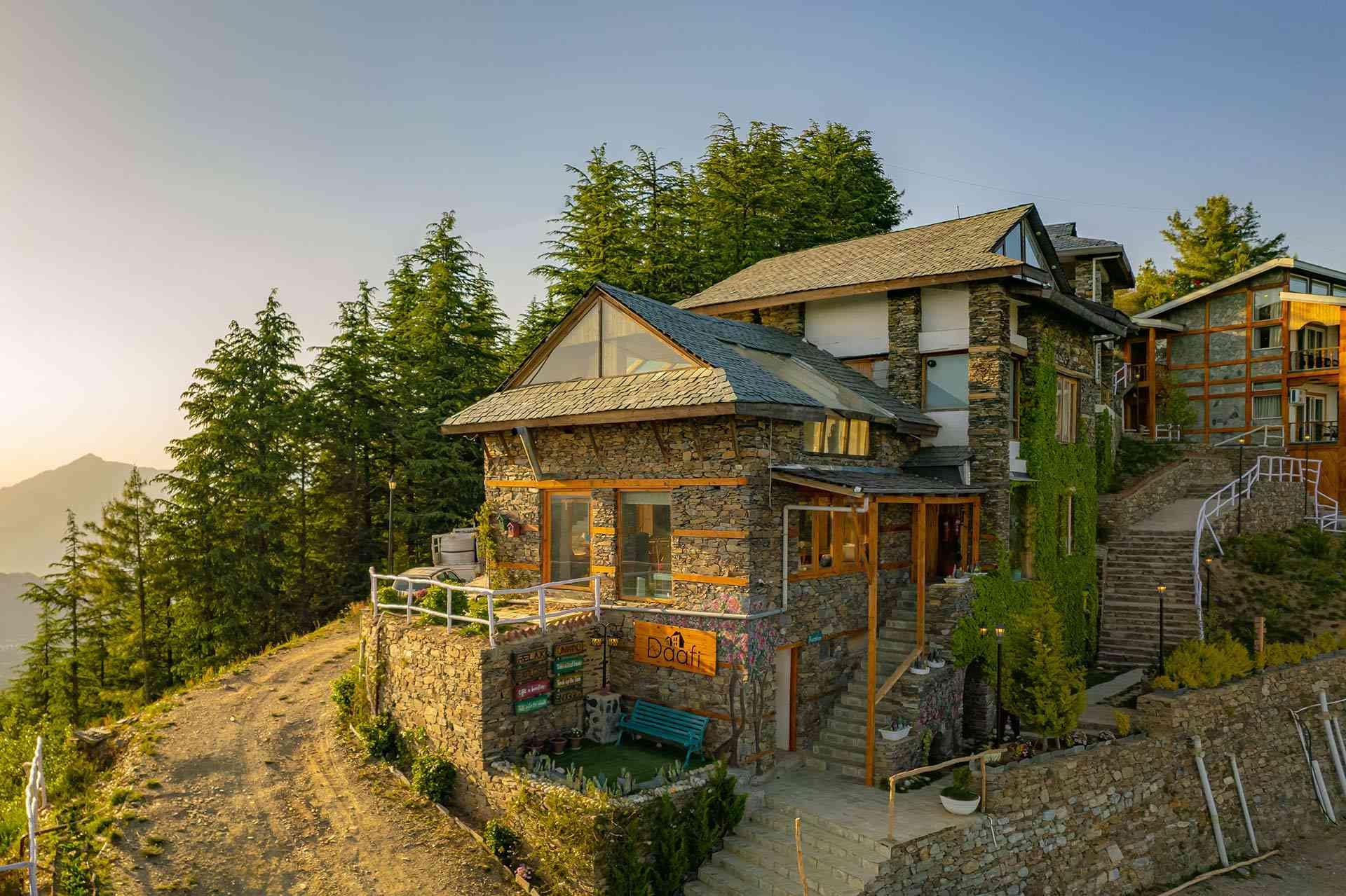 Book Your Luxurious Stay @ Daafi In Shimla, Himachal pradesh from StayVista