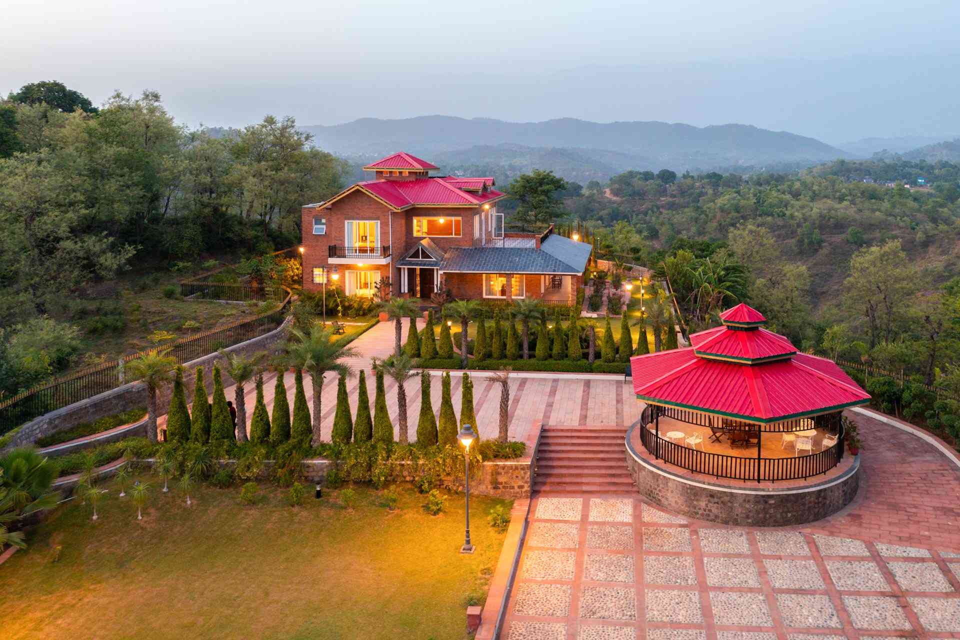 Book Your Luxurious Stay @ Dhauladhar House - Masrur In Dharamshala ...