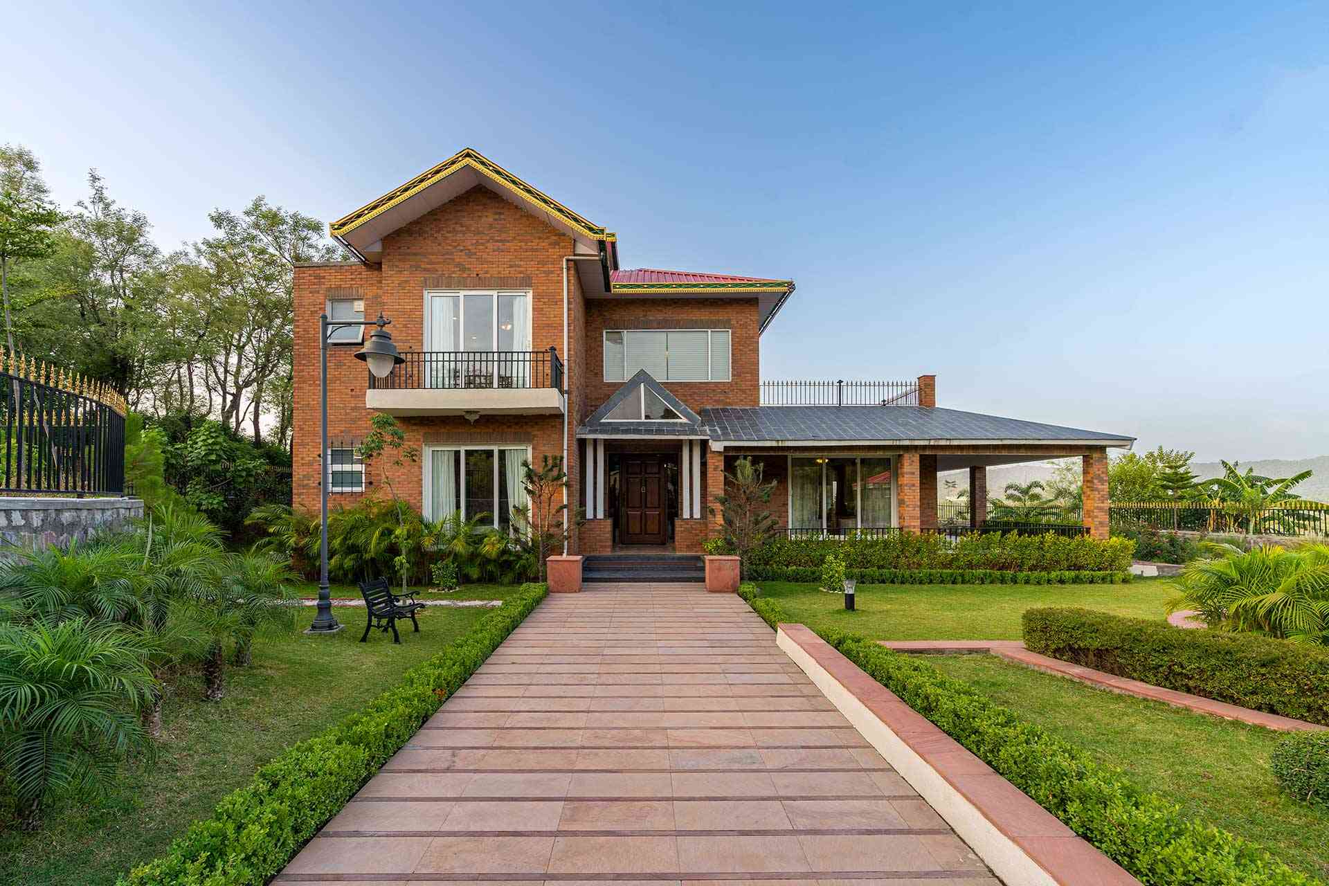 Book Your Luxurious Stay @ Dhauladhar House - Masrur In Dharamshala ...