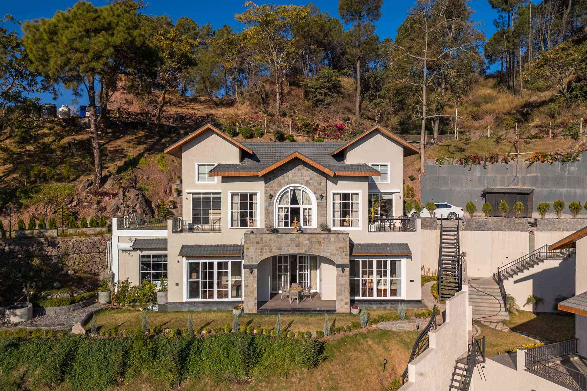 Book Your Luxurious Stay @ EKAM @ ILIKA W/ Heated Infinity Pool And Jacuzzi In Kasauli, Himachal ...