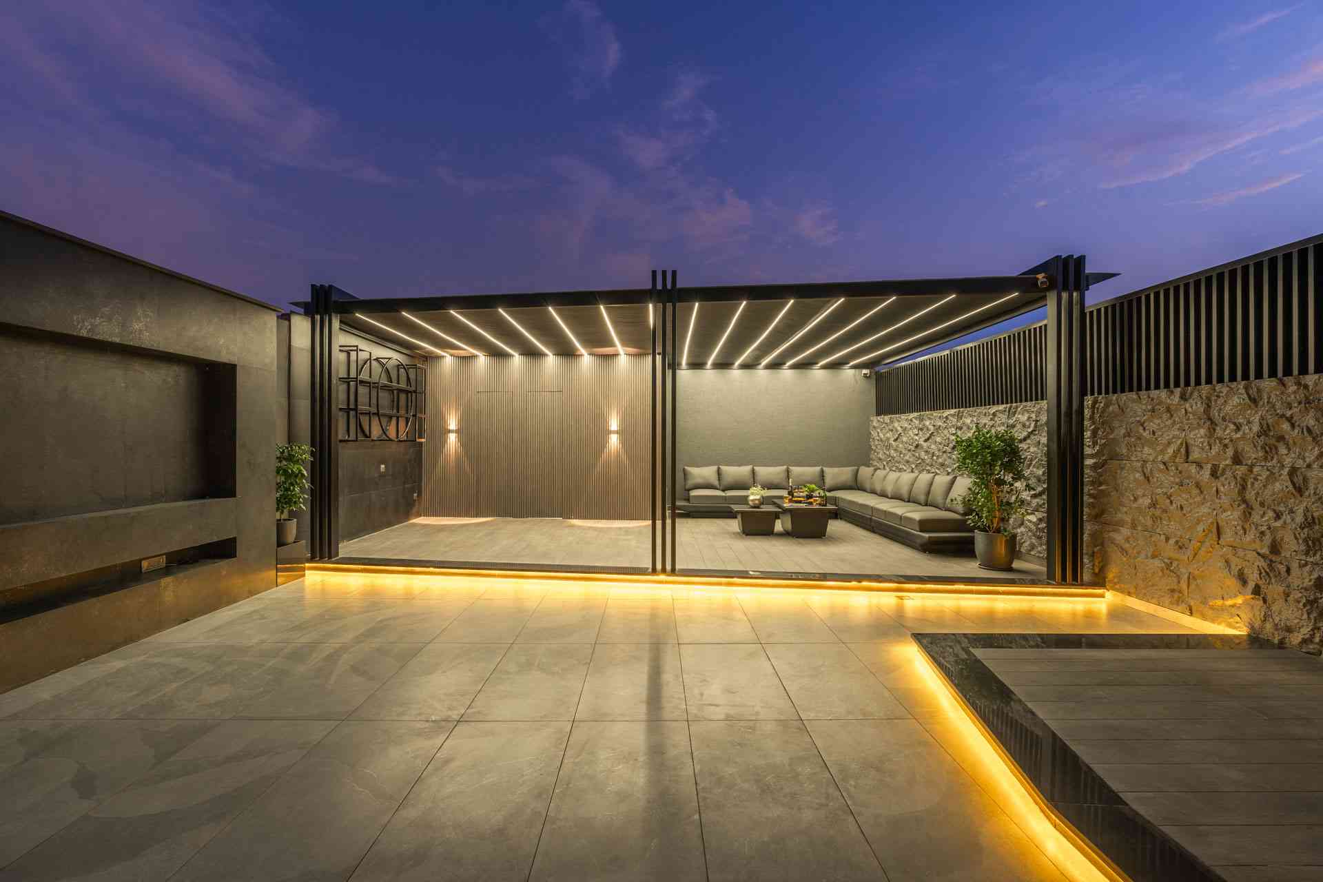 Book Your Luxurious Stay @ IL Faro In New delhi from StayVista