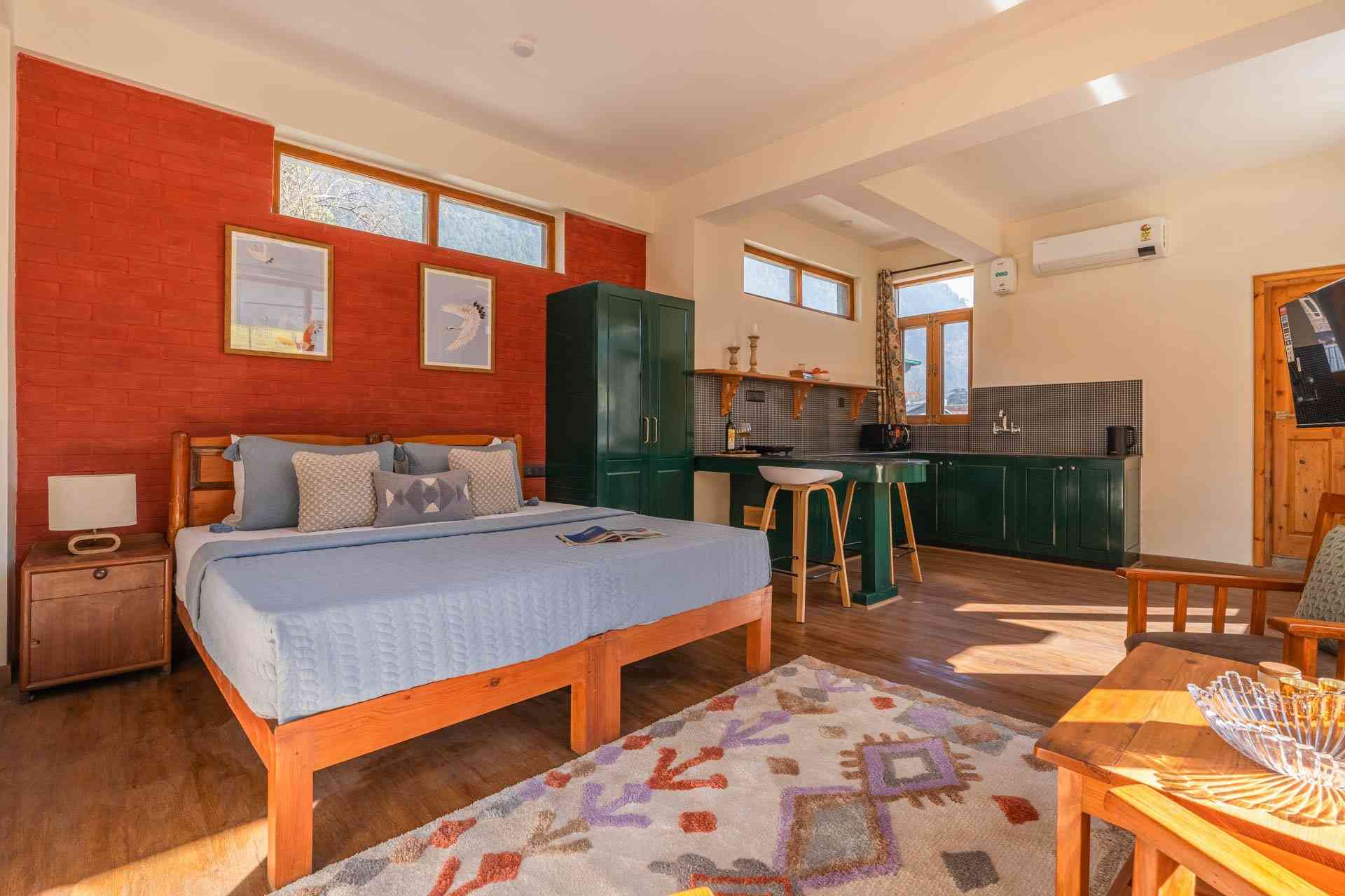 Book Your Luxurious Stay @ Johnson Studios In Manali, Himachal pradesh ...