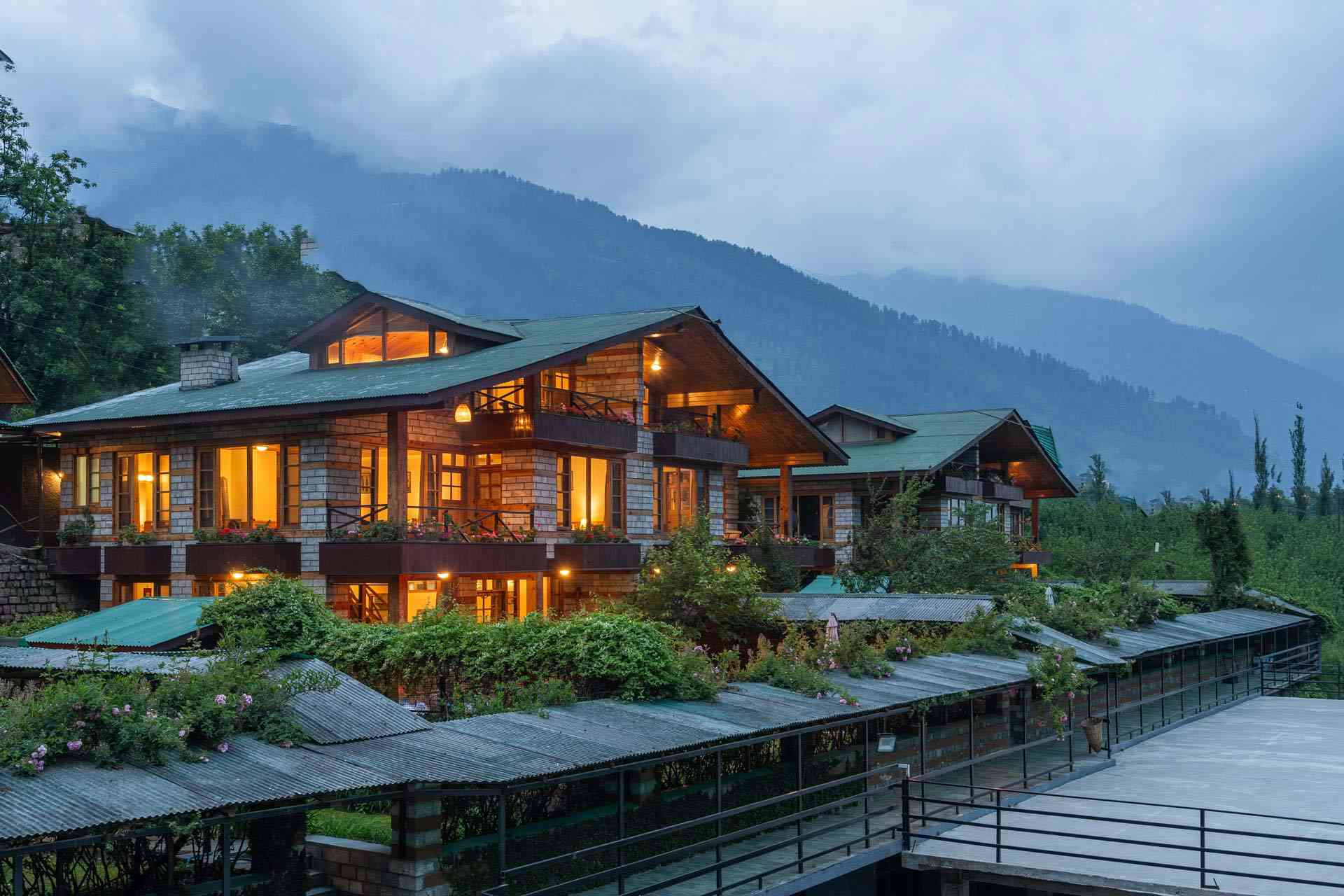 Book Your Luxurious Stay @ Karma @ Himalayan Retreat In Manali ...