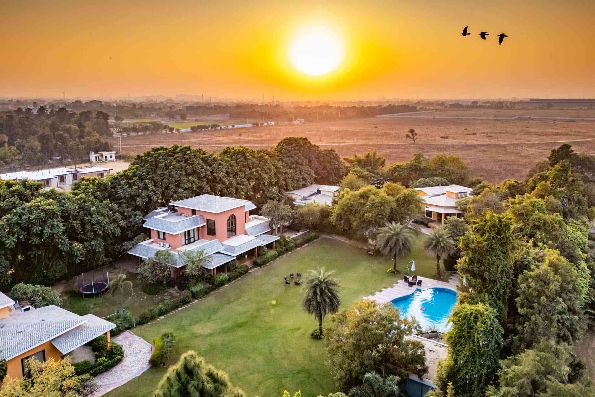Book Your Luxurious Stay @ Moksha @ The Manvi Estate In New delhi from ...