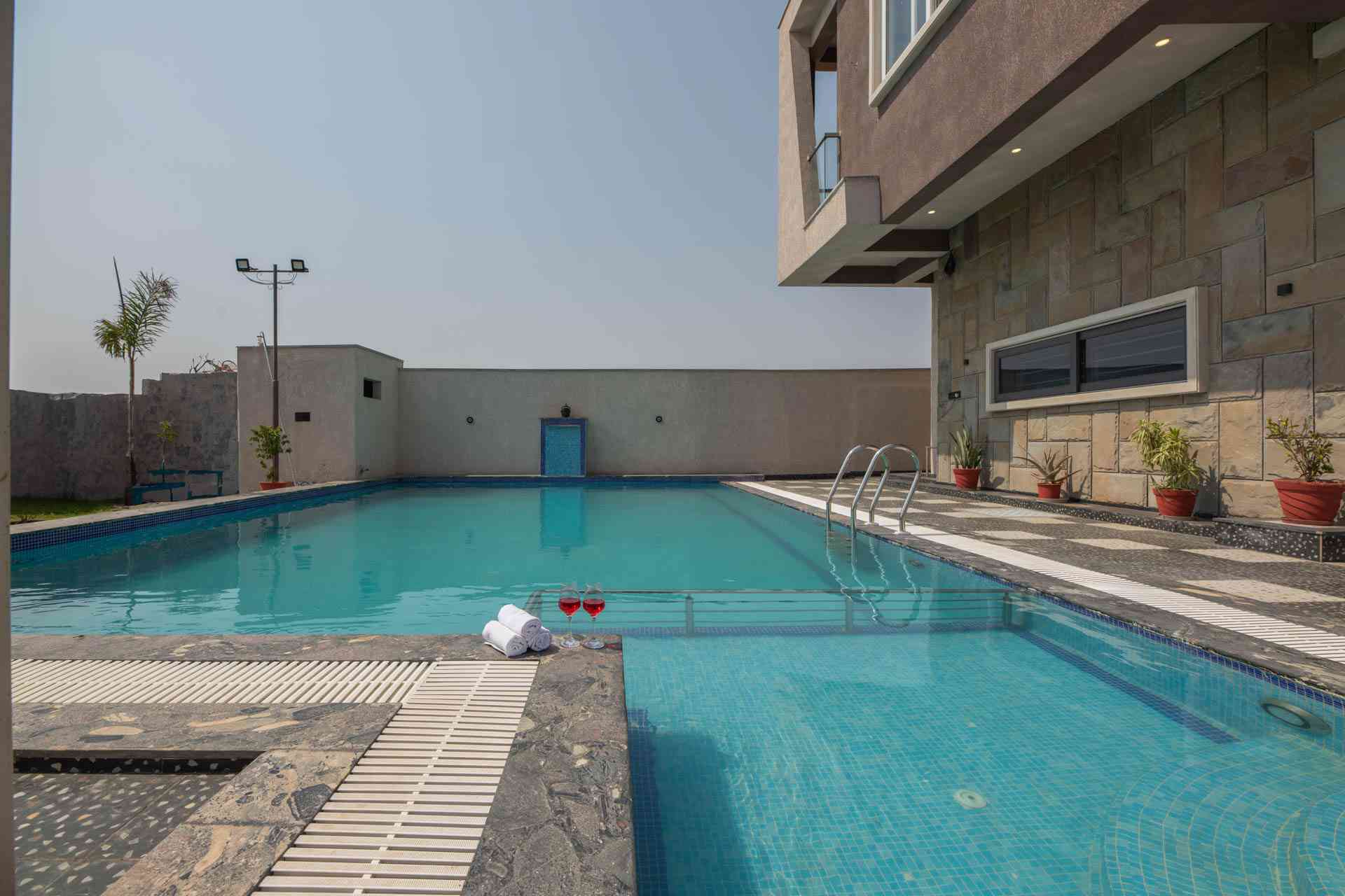 Book Your Luxurious Stay @ Pinkal Farms In Jaipur from StayVista