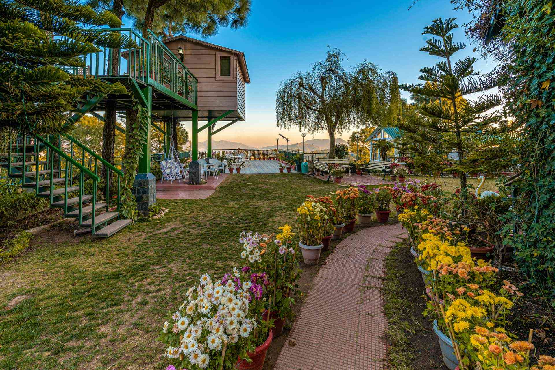 Book Your Luxurious Stay @ Treehouse @ Villa Mountain Crest w/ Outdoor ...