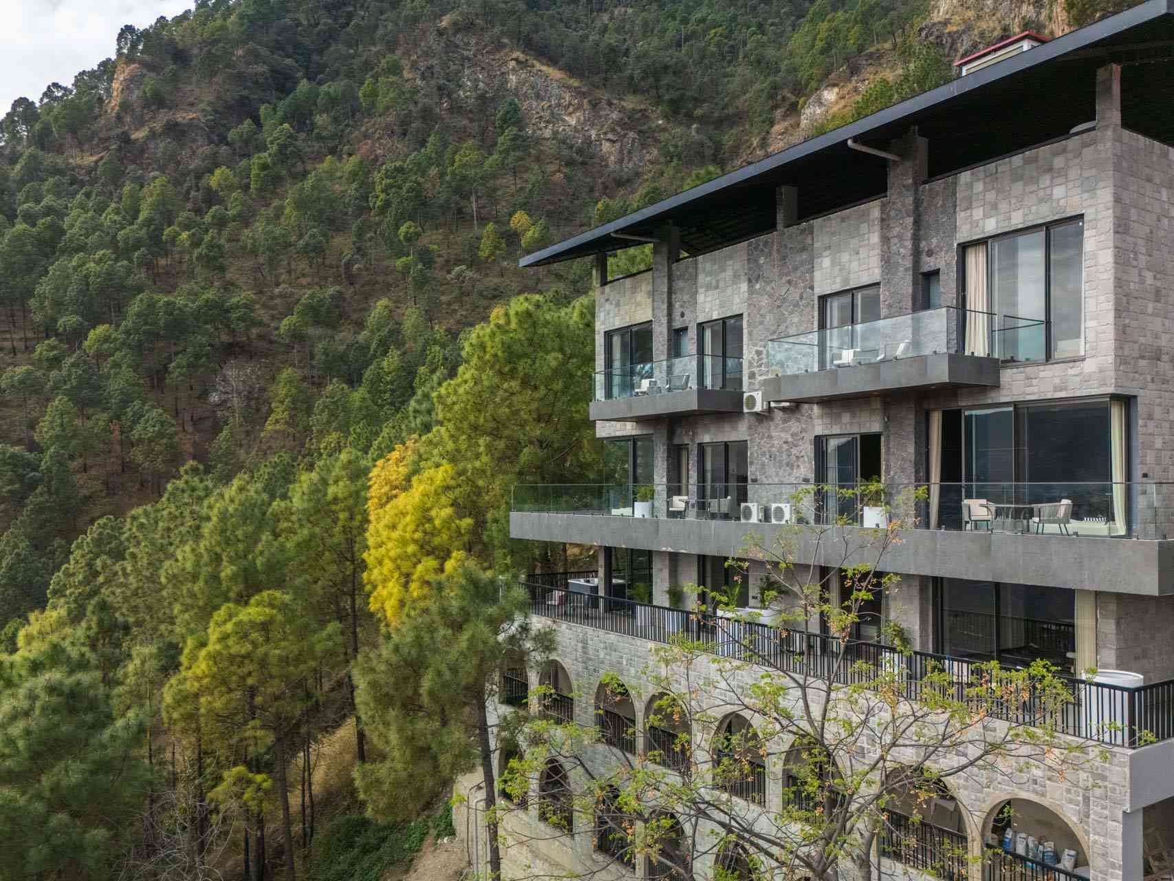 Book Your Luxurious Stay @ Uno @ The Himalayan Den In Kasauli, Himachal ...