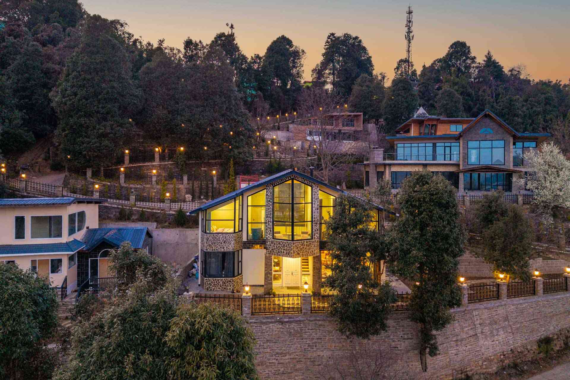 Book Your Luxurious Stay @ Villa Vienna - Mukteshwar In Nainital ...