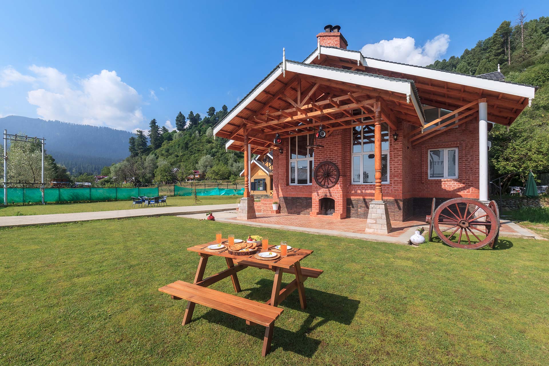 Book Cottages In Gulmarg | Best Homestay In Gulmarg - StayVista
