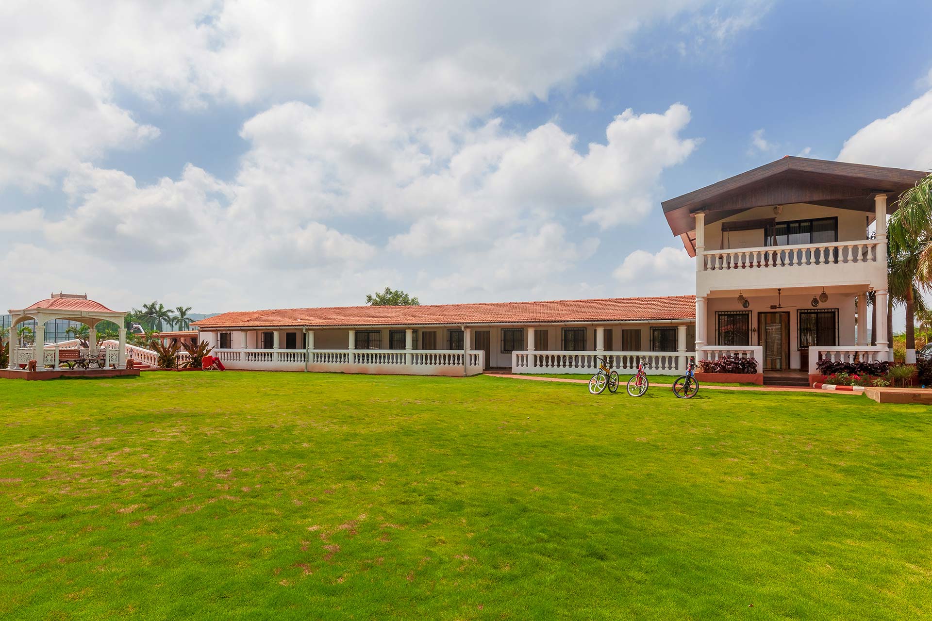 Book Your Luxurious Stay @ La Palm In Lonavala, Maharashtra from StayVista