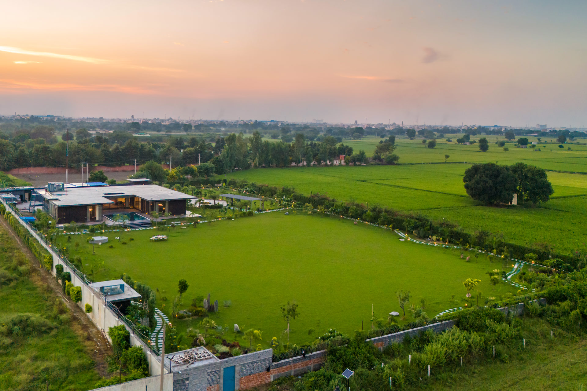 Book Your Luxurious Stay @ Anantam In New delhi from StayVista