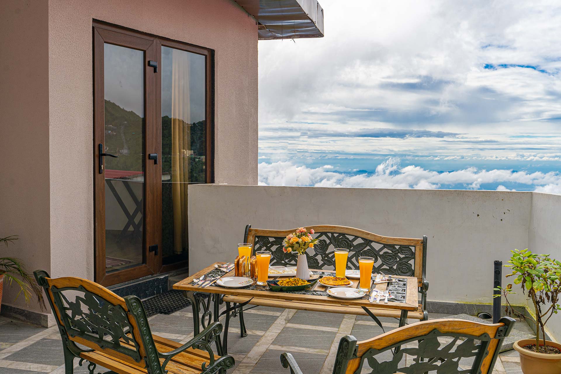Book Your Luxurious Stay @ Arncliff Villa In Mussoorie, Uttarakhand ...