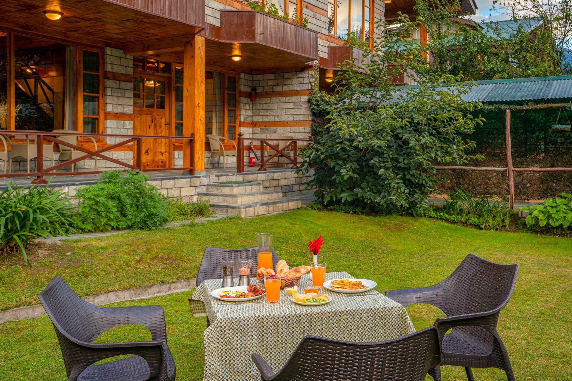 Book Your Luxurious Stay @ Nirvana @ Himalayan Retreat In Manali ...